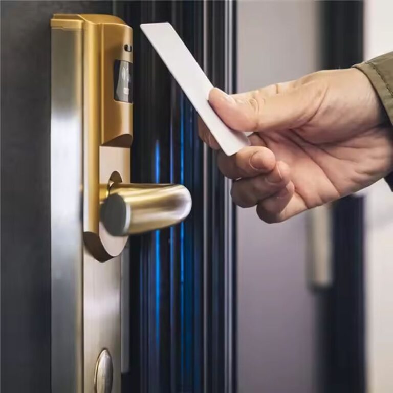 How Hotel Key Card Work: NFC vs. RFID Explained